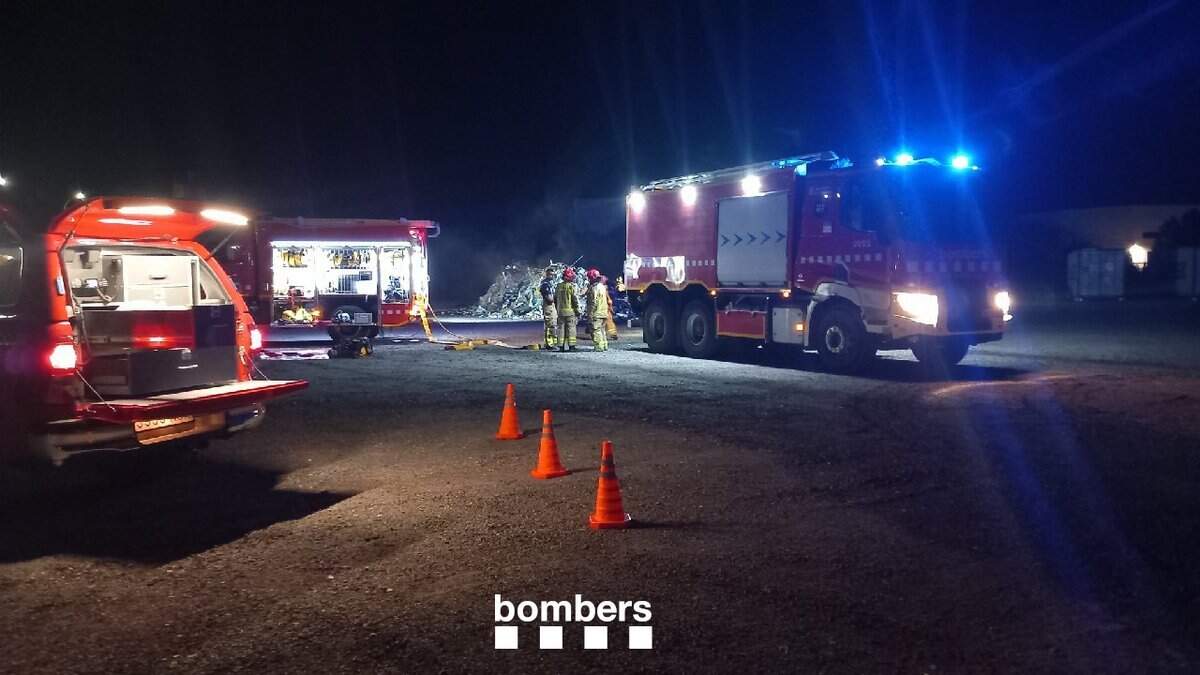 Fire on a recycling company truck in Campredó: 5 units active